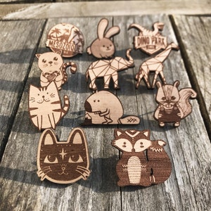 Animal Theme Wooden Badge / Pin's Animals / Cat, Fox, Bear, Elephant ...