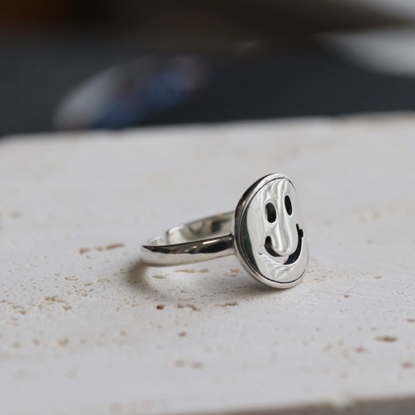 Smiley Face Ring - Etsy