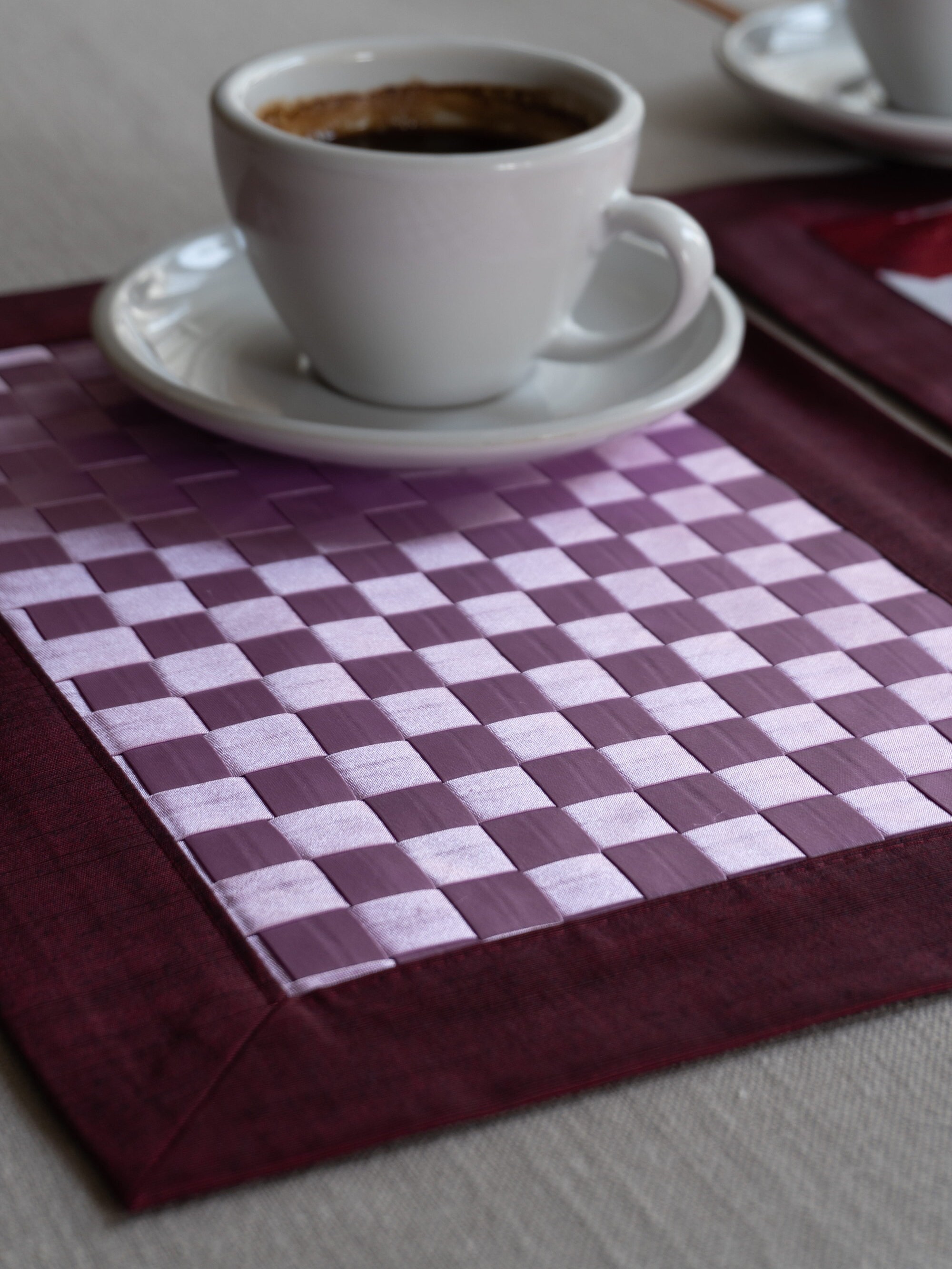 Shiny and Dazzling Table Decor in Soft Lilac | Set of 6 Ribbon Woven ...