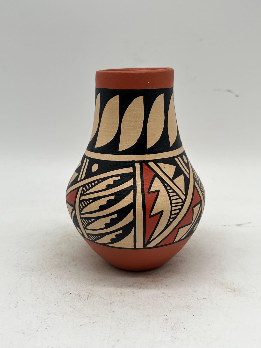 Native American Jemez Pottery Vase Dorela Tosa - Etsy