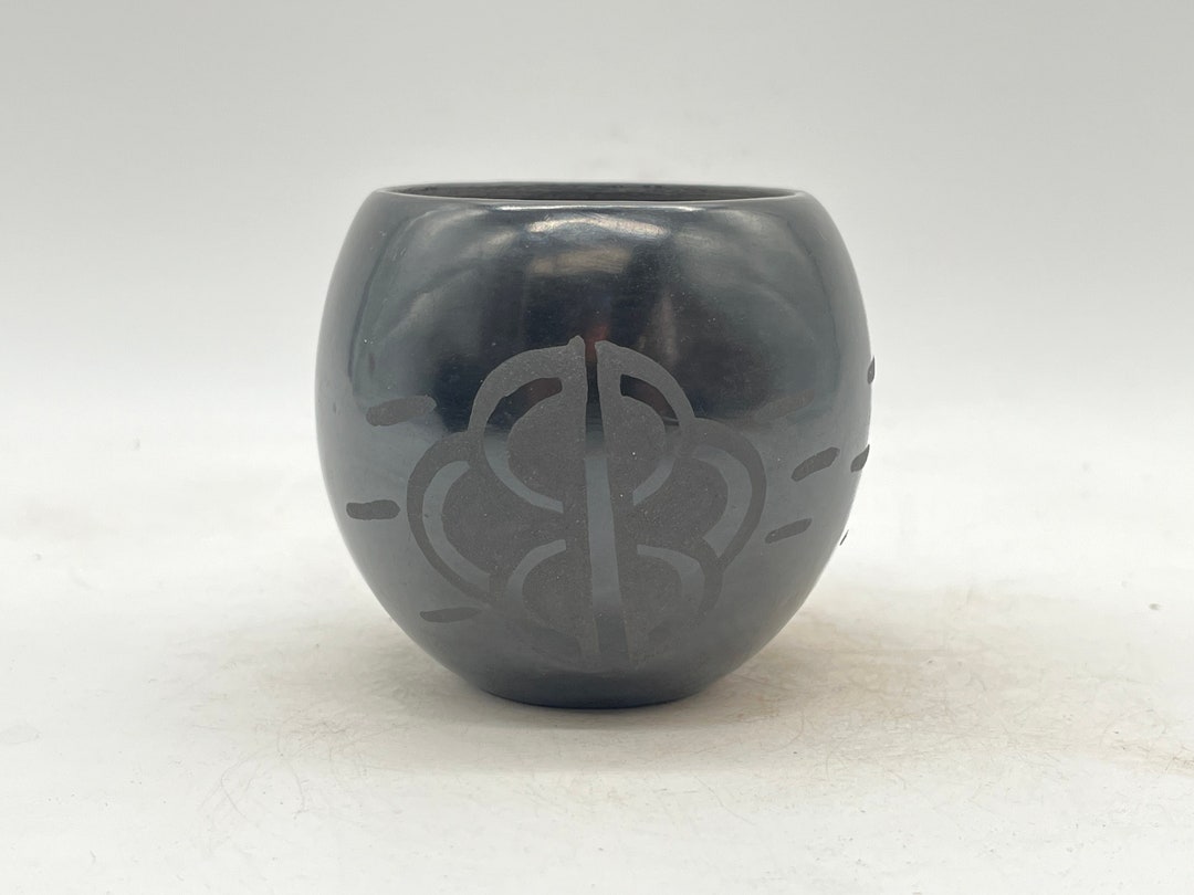 Native American Santa Clara Pottery Bowl Myra Sisneros - Etsy