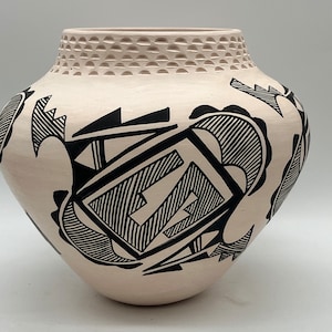 Native American Acoma Pottery Vase Beverly Davis Garcia - Etsy