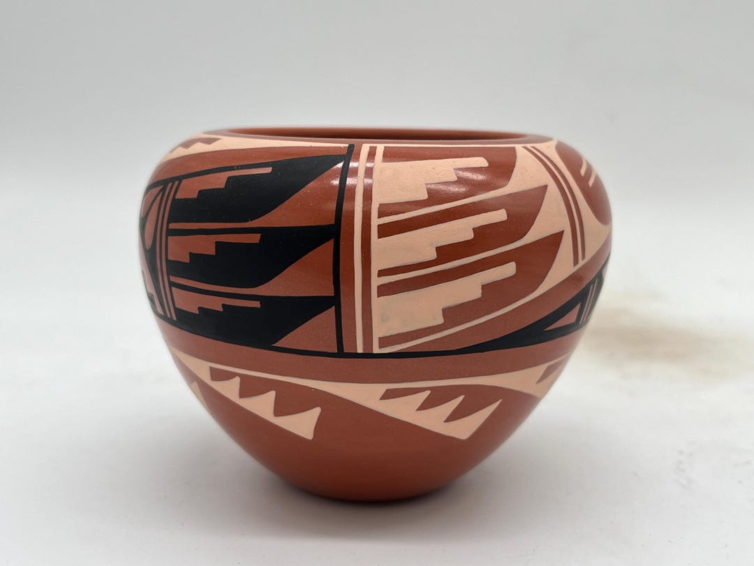 Native American Jemez Pottery Vase Carol Loretto - Etsy