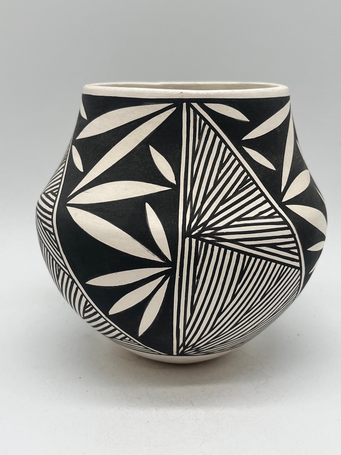 Native American Acoma Pottery Vase Darla Davis - Etsy