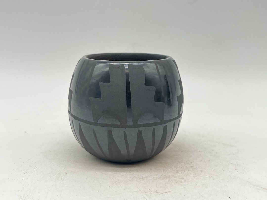 Native American Santa Clara Pottery Bowl Myra Sisneros - Etsy