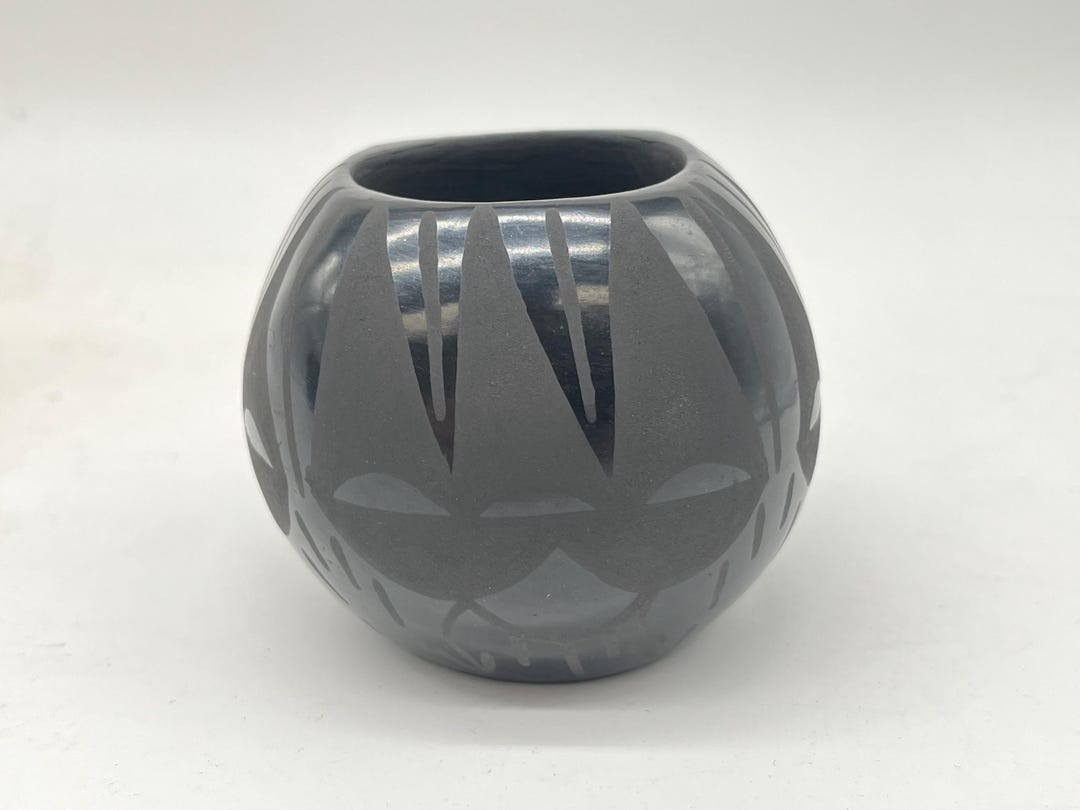 Native American Santa Clara Pottery Bowl Myra Sisneros - Etsy