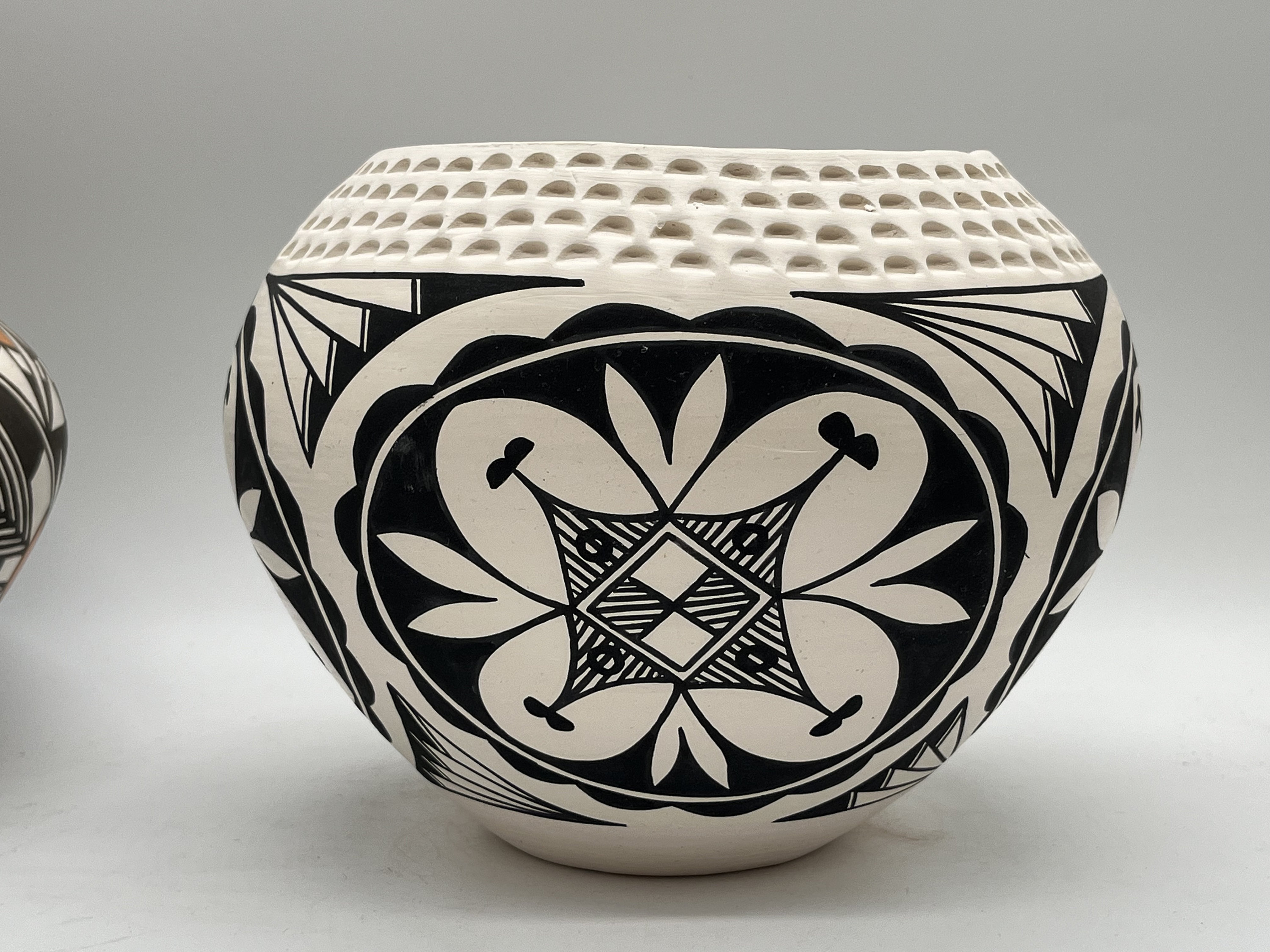 Native American Acoma Pottery Vase Dylene Cheromiah - Etsy