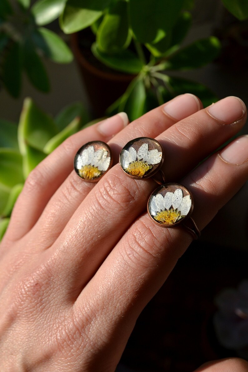 Antique Copper Daisy Ring. Adjustable Ring. Pressed Flowers. - Etsy