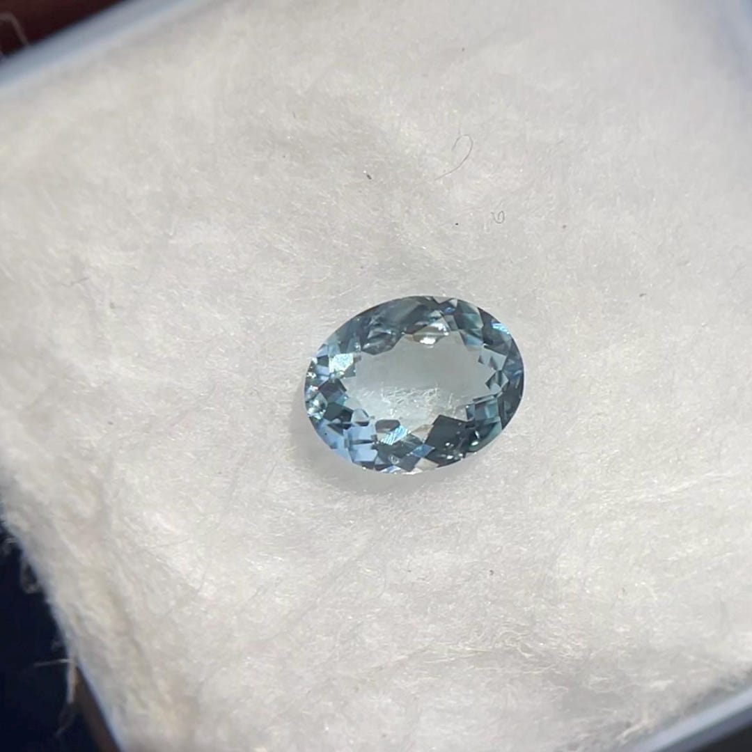 Natural Aquamarine Gemstone: Light Blue Oval Cut, 0.58 Carats (7x5.40mm ...