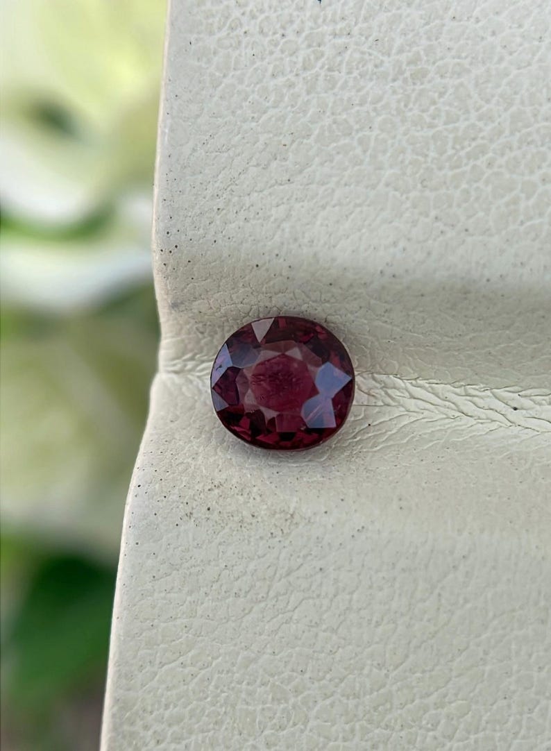 Natural Red Spinel Loose Gemstone | Round Cut, Violet Shade, 5.3x5 Mm ...