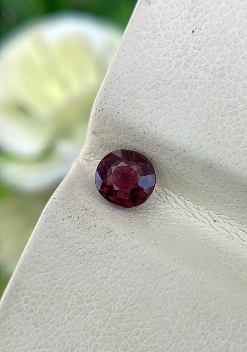 Natural Red Spinel Loose Gemstone | Round Cut, Violet Shade, 5.3x5 Mm ...