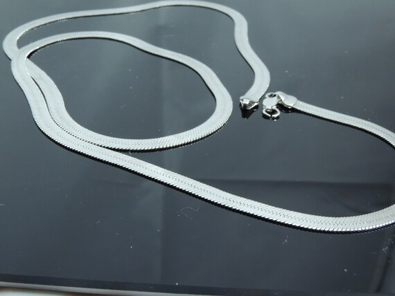 30" Silver Tone Snake Chain Stamped Korea - Gem