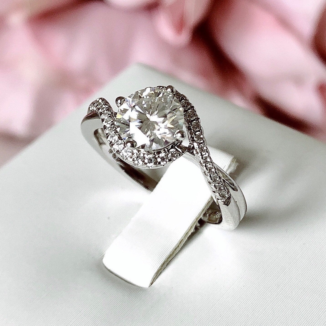 1ct Round Diamond Engagement Ring, High Quality Unique Moissanite ...