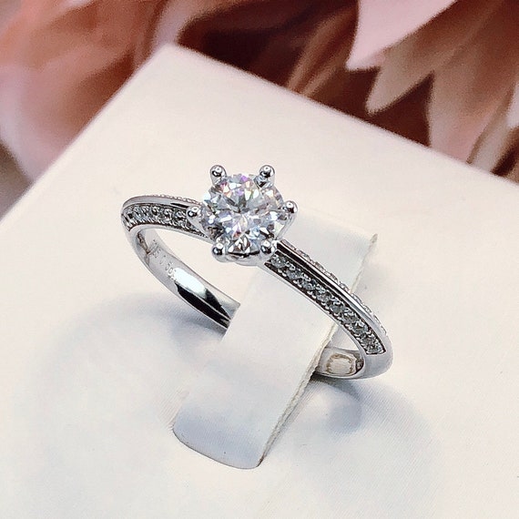 Platinum diamond solitaire ring store