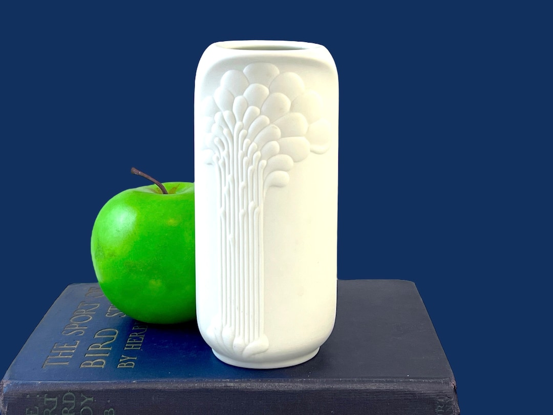 Vintage Kaiser Germany Porcelain Vase, 6" Manfred Frey Op Art White ...