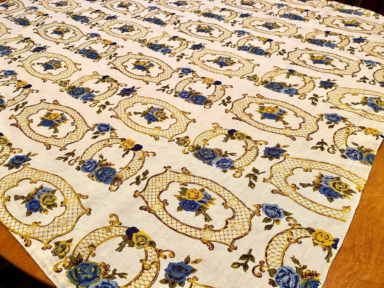 Vintage Tablecloth, Yellow and Blue Rose Floral Print, Roses, Flowers ...