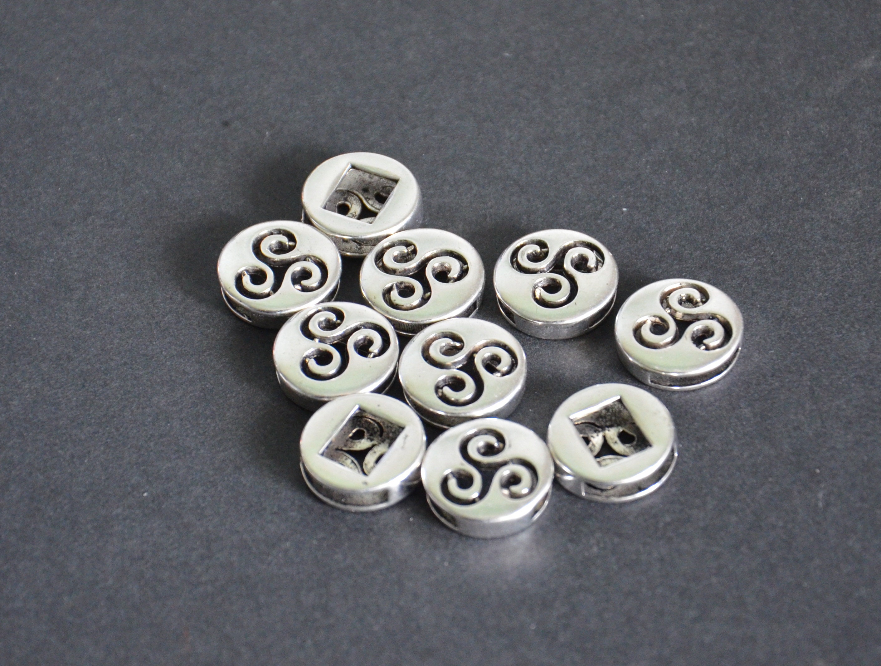 A Set of 10 Pieces Vintage Symbol Alloy Beads-silver Tone - Etsy Ireland