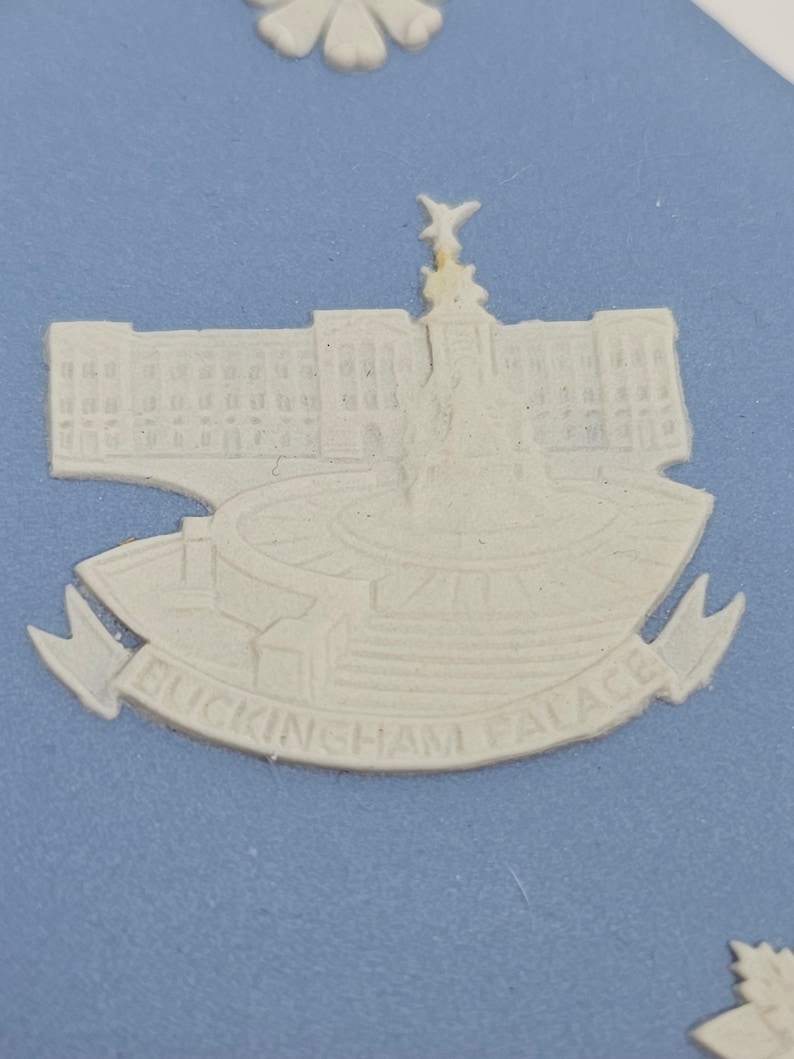 Wedgwood Buckingham Palace Pentefoil Lidded Box - Etsy