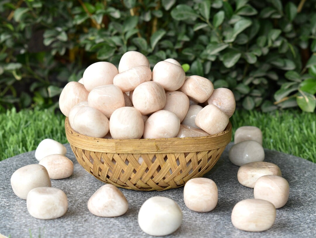 Wholesale 500g Peach Moonstone Tumbled Stones A Grade Healing Crystals ...