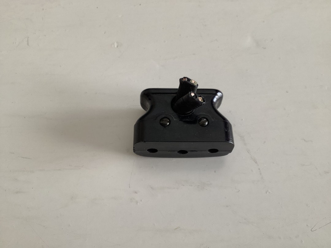 Get 2 Original Singer Bakelite 3 Hole Plug for 221 222K - Etsy