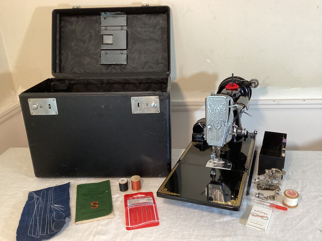 Amazing Centennial Edition 1951 Singer Featherweight Sewing Machine ...