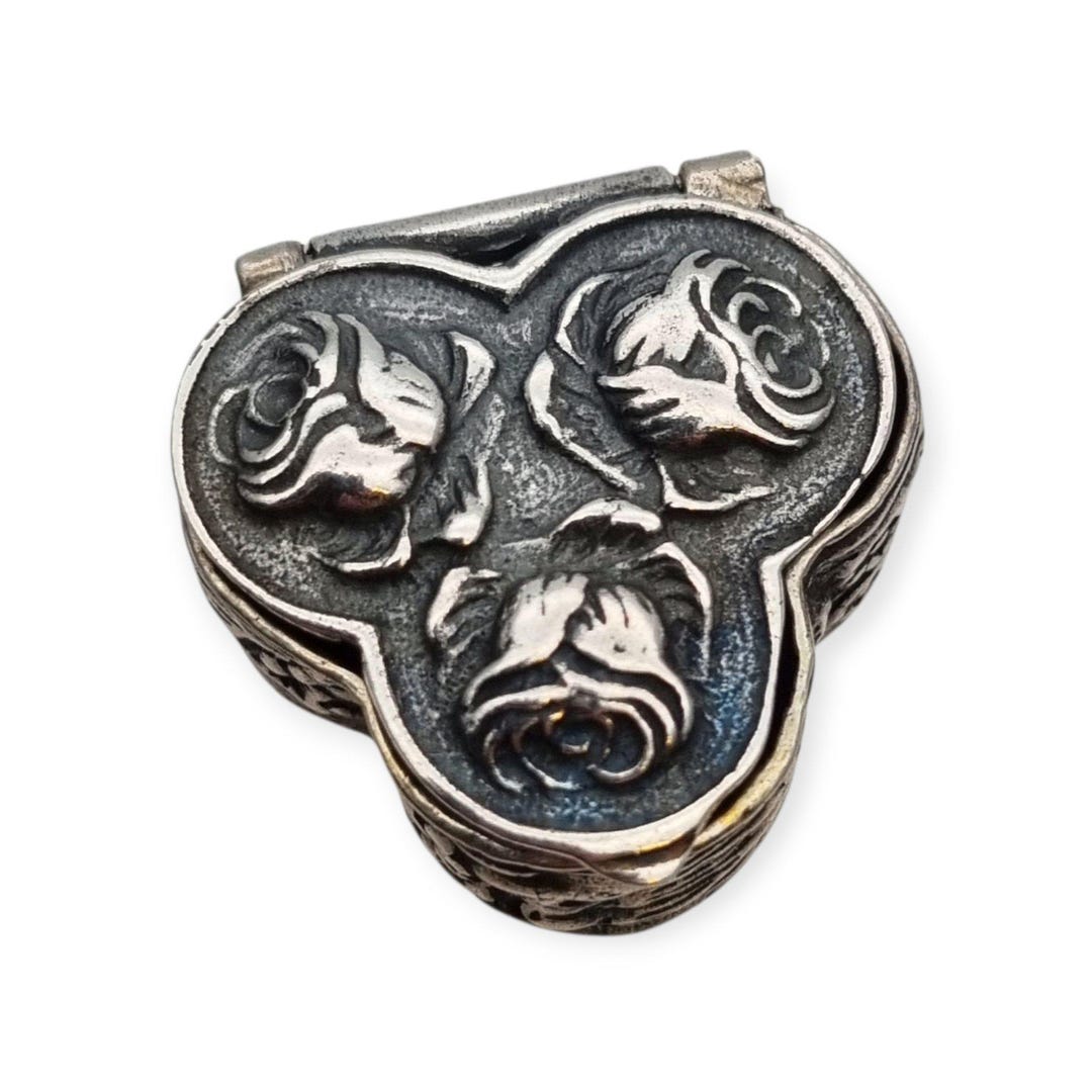 Antique Italian 925 Silver Box With Embossed Roses and Trilobed Shape ...