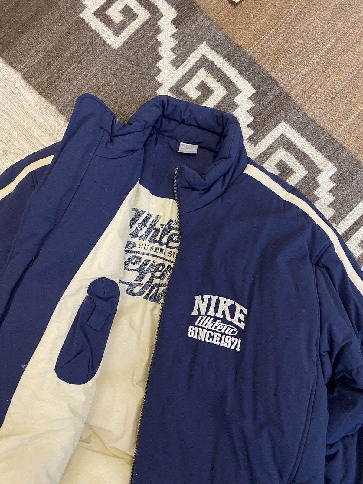 Nike 00s Vintage Men's Navy Blue Chest Logo Puffer Winter Nike 00s Vintage Men's Navy Blue Chest Logo Puffer Winter