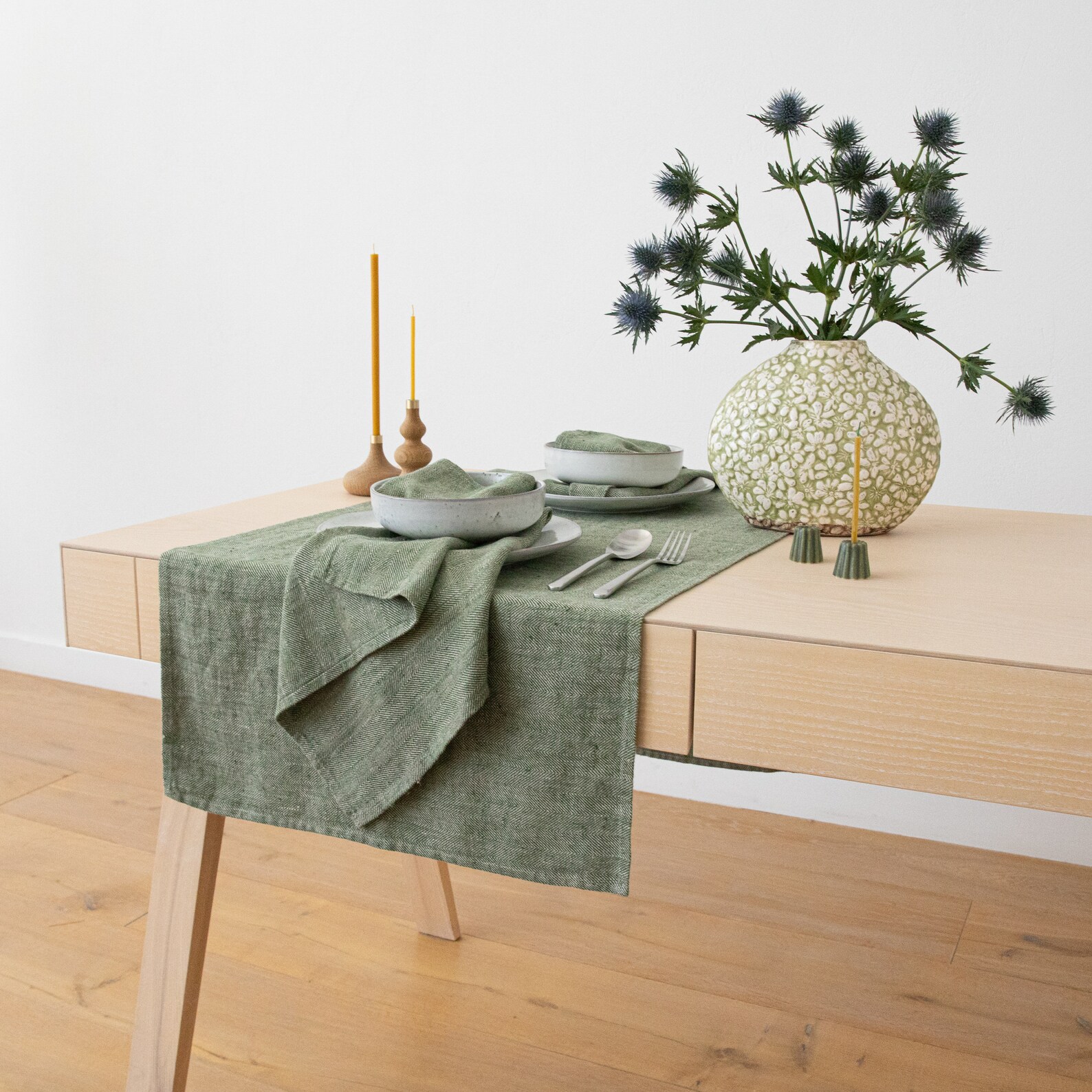 Christmas Table Decor. Heavy Weight Linen Napkins in Forest Green ...