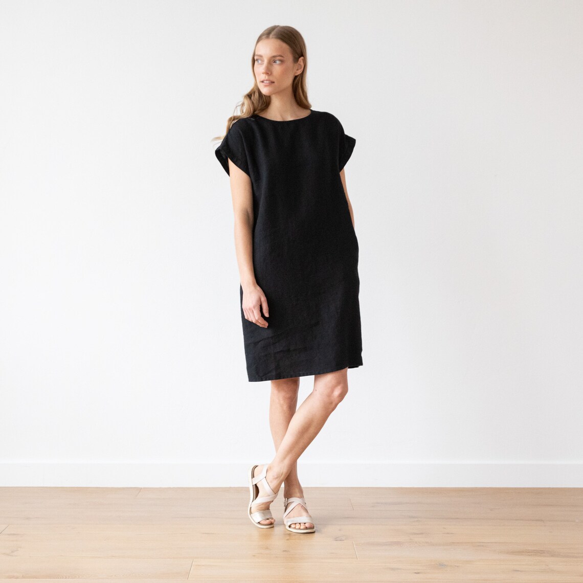 Linen Tunic Dress Short Sleeves With Pockets in Black. Loose-fitting ...