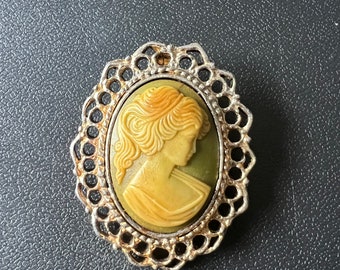 Peri Cameo Pendant | Etsy