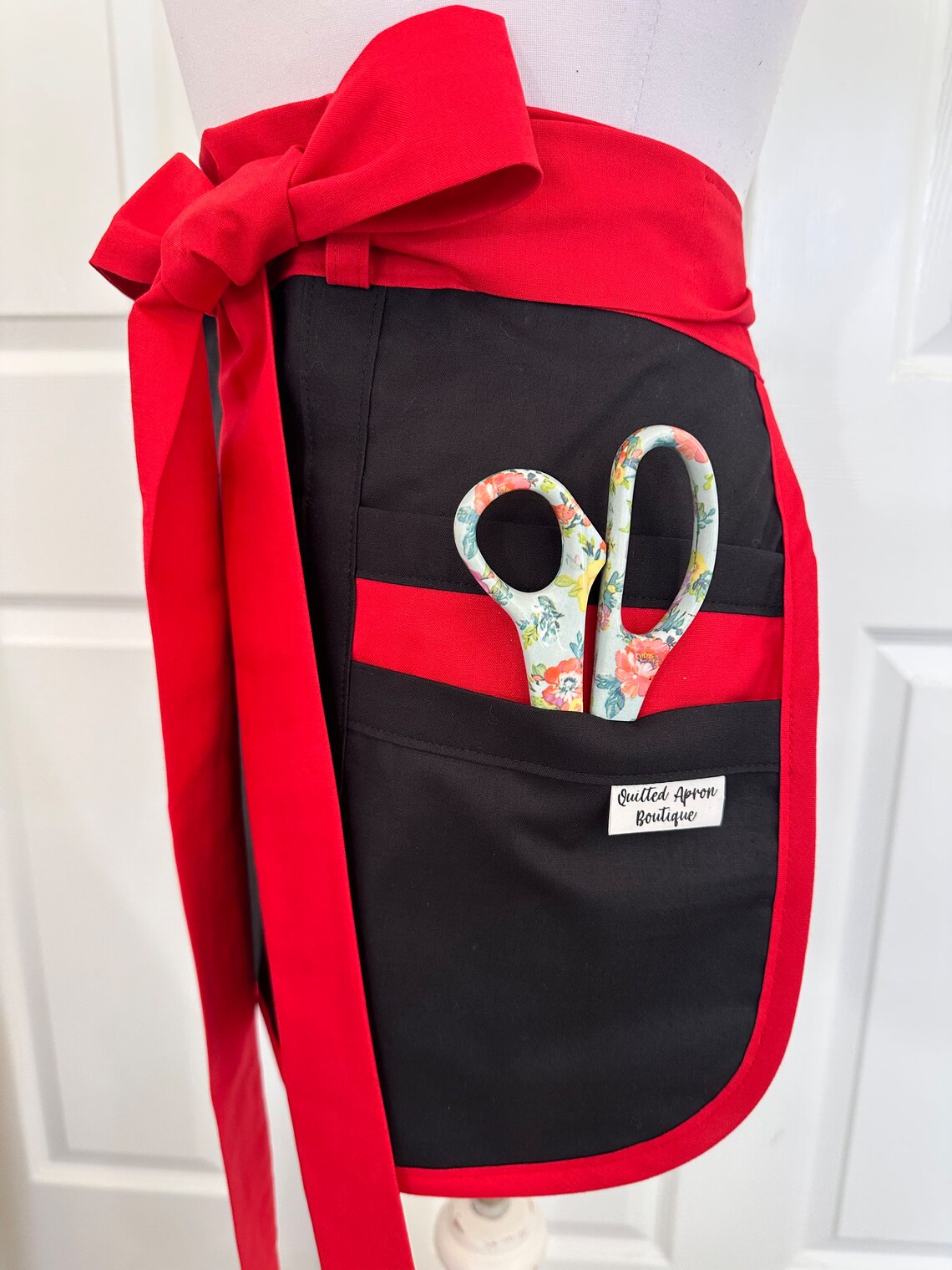 Red and Black Teacher Vendor Apron With Pockets and Zipper - Etsy