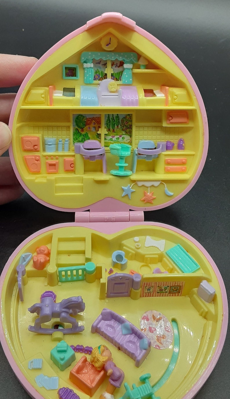 Vintage Polly Pocket Perfect Playroom With Mom and 2 Kids 1994 Bluebird ...