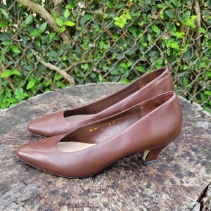 Vintage Genuine Brown Leather Closed Toe Pumps/ladies Cocktail Shoes by ...