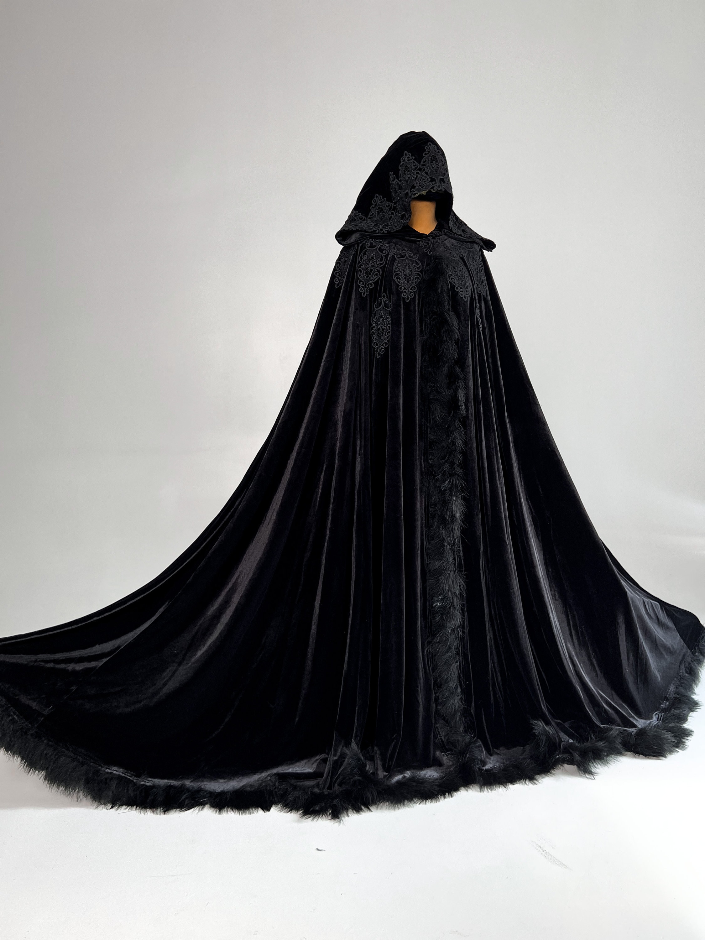 Black Halloween Cape Velvet Hooded Cloak Witch Cape Feathers Medieval ...