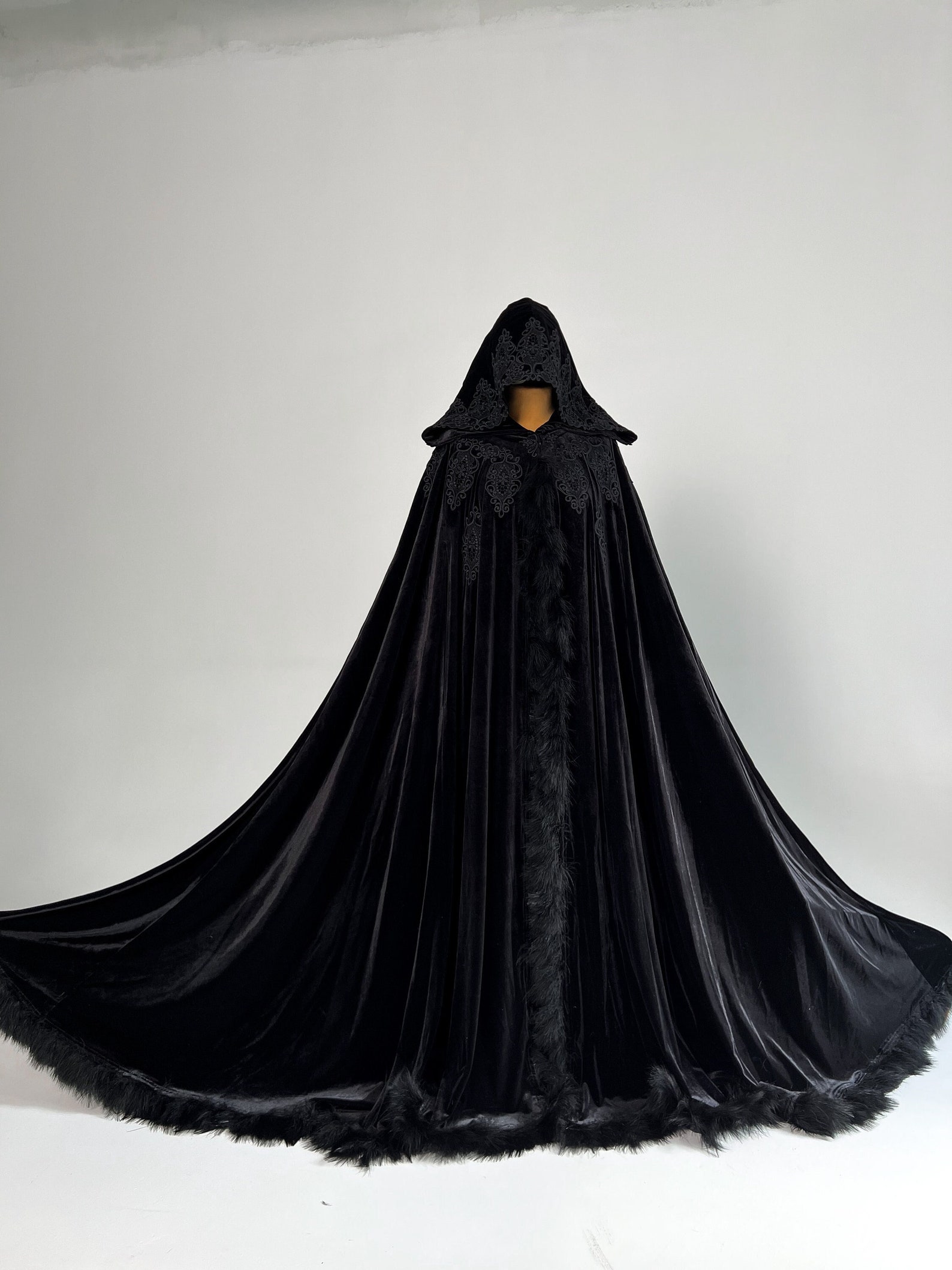 Black Halloween Cape Velvet Hooded Cloak Witch Cape Feathers Medieval ...