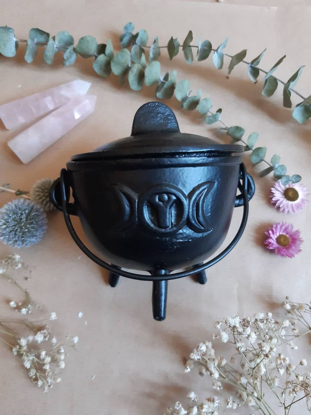 CAST IRON CAULDRON on Feet With Lid. - Etsy