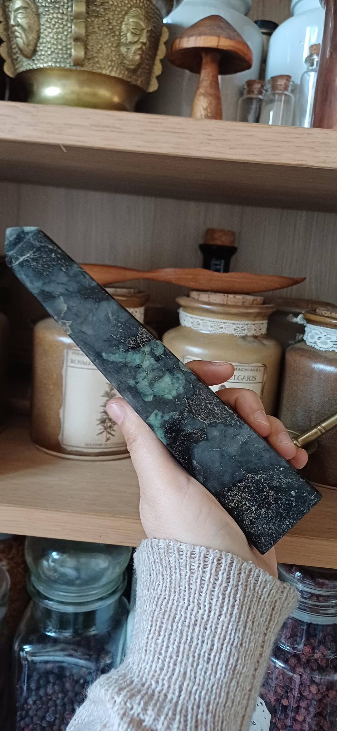 EMERALD BERYL Obelisk for Lithotherapy, Emerald Beryl Point, Emerald ...