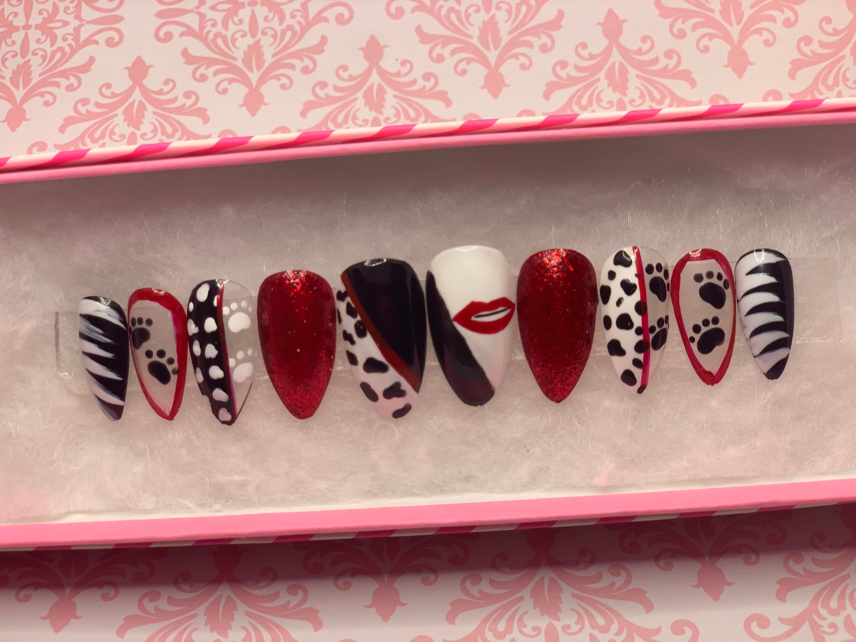 Cruella De Vil Inspired Nails Set/disney Nails | Etsy