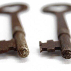 2 Vintage Lockwood MFG Skeleton Keys, Rusty Authentic Old Keys ...