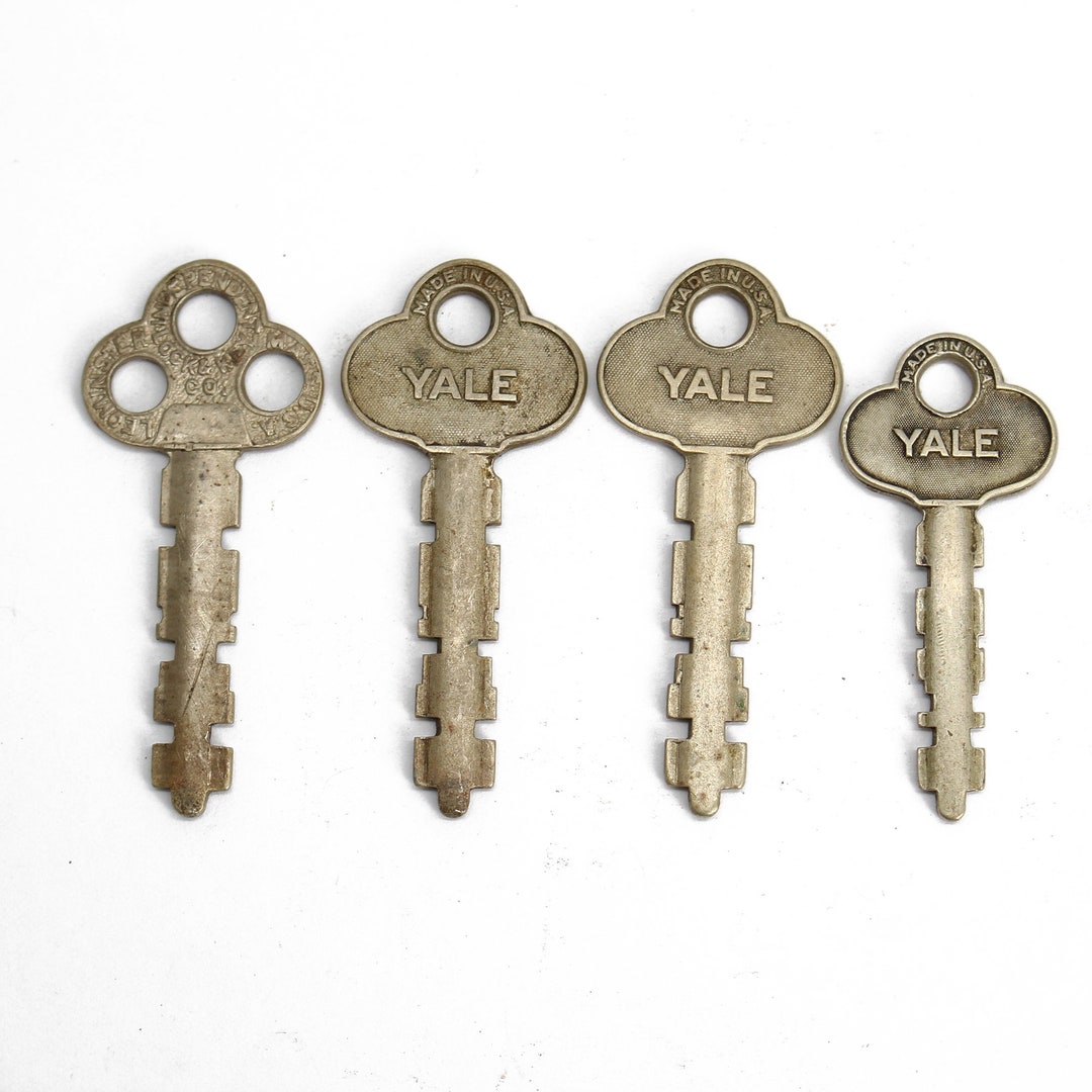 4 Vintage Saw Tooth Keys, Yale and Independent Lock Co, Antique Key Lot ...