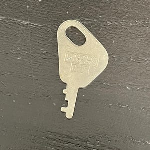 Long Lock D85 Key, Vintage Steamer Trunk Luggage Key - Etsy