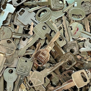 Vintage Silver Key Assortment: 10 Old Metal Keys for Crafts, Decor ...