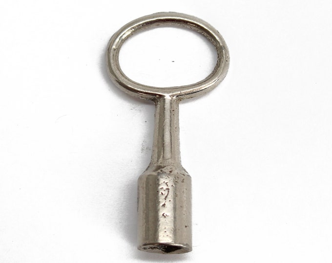 Vintage Square Shaft Key, No 7 Clock Wind, Winding Key, Square Shaft ...