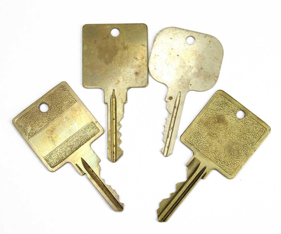 Vintage Motel Room Keys, Lot of 4 Big Bronze Keys - Etsy