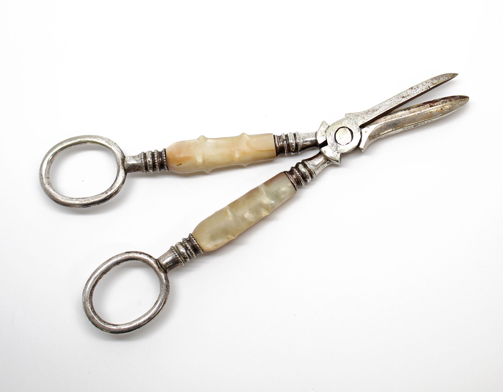 Antique Grape Shears Mother of Pearl Handles, EPNS L Harris London ...