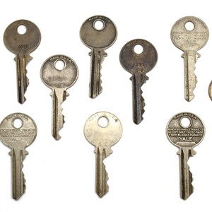 Yale Keys Lot of 10 Old Keys Bronze and Brass Color Tone | Etsy