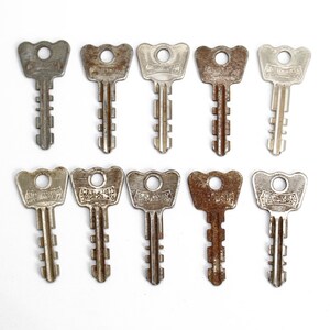 10 Vintage Master Lock Keys, Saw Tooth Keys, Milwaukee Wis. USA - Etsy