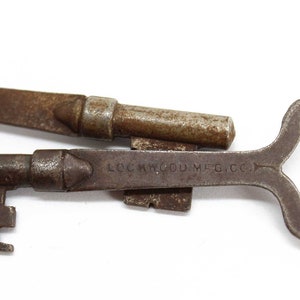 2 Vintage Lockwood MFG Skeleton Keys, Rusty Authentic Old Keys ...