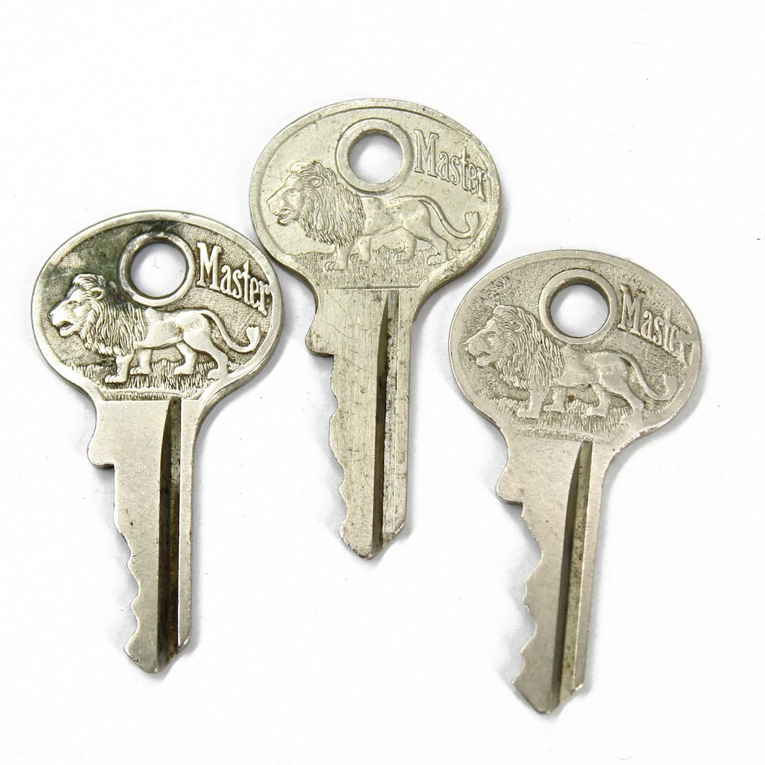 Master Lock Co Keys With Lion, Lot of 3 Small Keys, Antique Keys Made ...