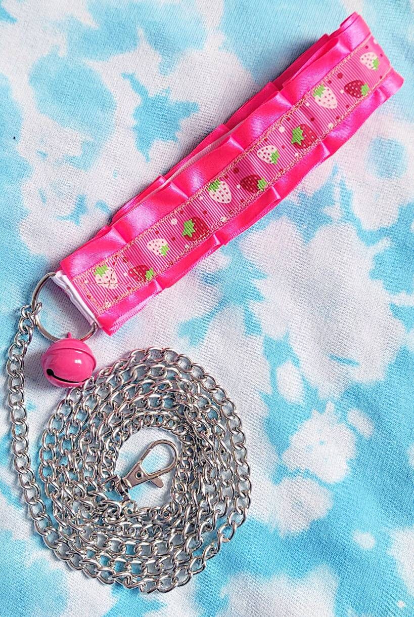 Premade Neon Pink Strawberry Choke-chain Lead tug Proof Sex Toy Master ...